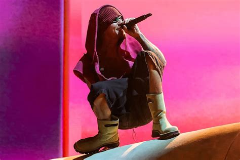 Justin Bieber Brings Superfan Billie Eilish To Her Knees In Surprise