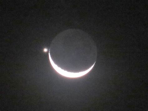 Indahnya Langit Medan Malam Ke 3 Ramadan Bulan Sabit Berpapasan Dengan