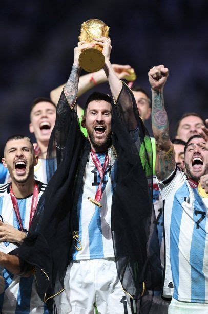 Mundial De Qatar 2022 Ofrecen Una Fortuna Por La Túnica Que Usó Lionel Messi En La Premiación