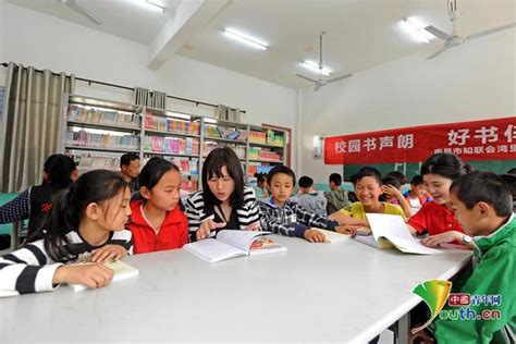 讓貧困孩子享受精神食糧 南昌市知聯會捐書助學獻愛心 每日頭條