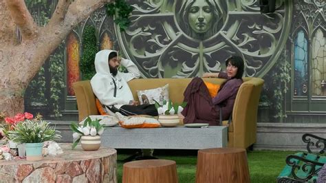 Biggboss17 Live Khanjaadi And Anurag Talking About Abhishek And