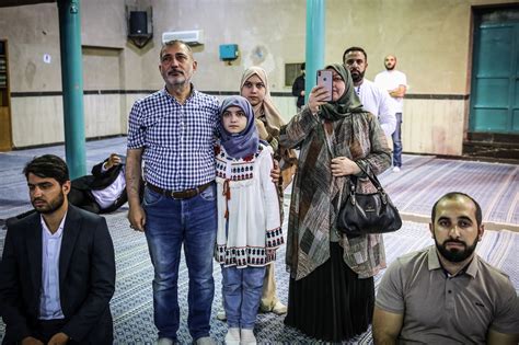 حضور شرکت‌کنندگان خارجی کنگره بین‌المللی سلامت اربعین در حرم حضرت