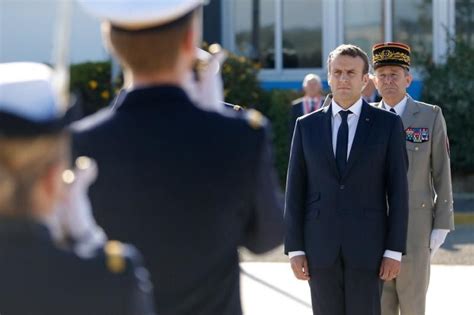 Францын Ерөнхийлөгч Эммануэль Макроны нэр хүнд унажээ