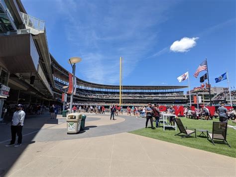 تارغت فيلد مينيابوليس أوقات العمل، الأنشطة، وتعليقات الزوَّار