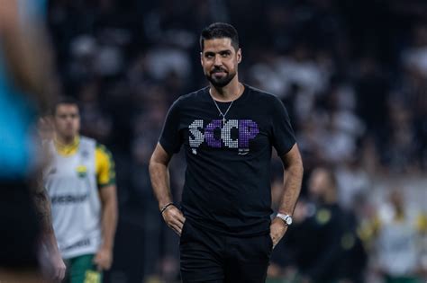 Corinthians escapa de vice lanterna do Brasileirão ao término da 12ª