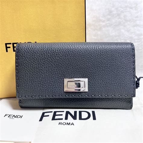 【レザー】 Fendi フェンディ ピーカブー コンチネンタルウォレット 長財布 レザー ブラウン 8mの通販 By ブランドピース