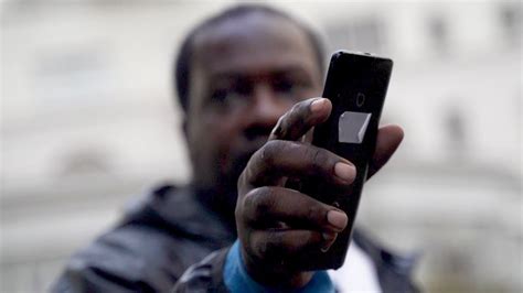 Homeless Man Produces Podcast With His Cellphone
