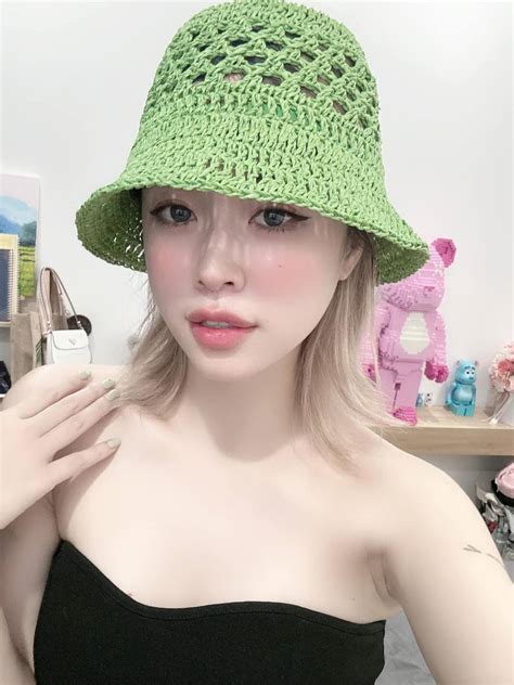 Nghệ Danh Ưng Thi Như Gái Gọi Cao Cấp Chuyên Rau Sạch