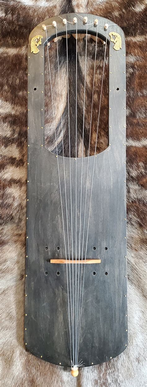 Saxon Lyre 7 String Shieldbiter Crafts