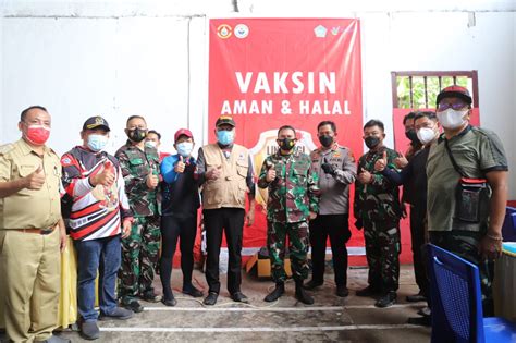 Danrem 131 Santiago Tinjau Serbuan Vaksin Masal Di Desa Tambun Pulau