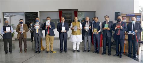 Raksha Mantri Unveils Plaque To Rename Institute For Defence Studies