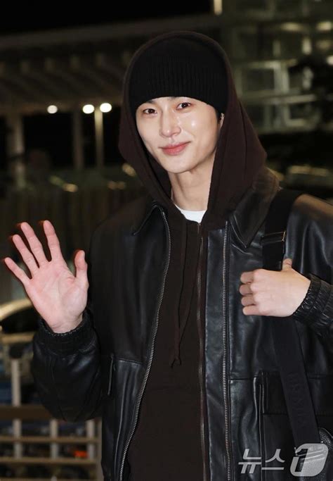 [뉴스1 ★]변우석 Aaa출국…비주얼은 Aaa