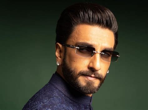 25 Stylish Hairstyles For Men With Oval Faces 2024