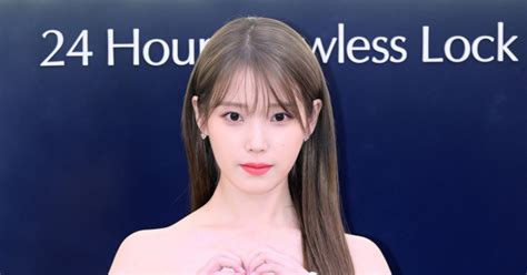 아이유 러브 윈즈 올 Se★포토