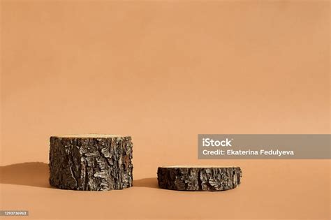 잎 그림자자연 나무 연단 디스플레이 제품 프리젠 테이션 베이지 색 배경 화장품 또는 미용 제품 프로모션 트렌디 한 미니멀 한