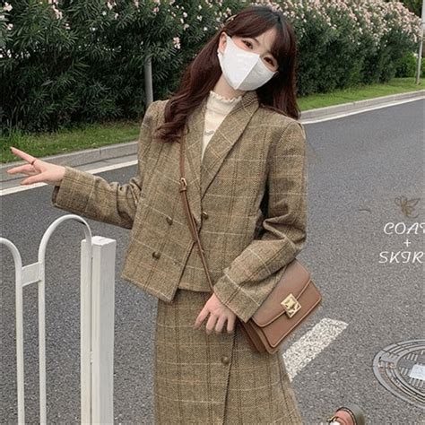 무료당일출고 센츠 모던 브라운 체크 카라 버튼 수트 긴팔 자켓 사선 롱 A라인 스커트 봄 가을 유니크 무드 투피스