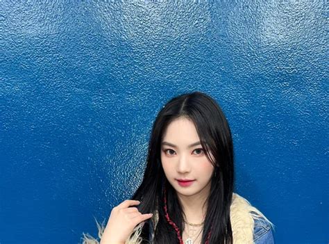 221221 Stayc Twitter Update Isa Kpopping