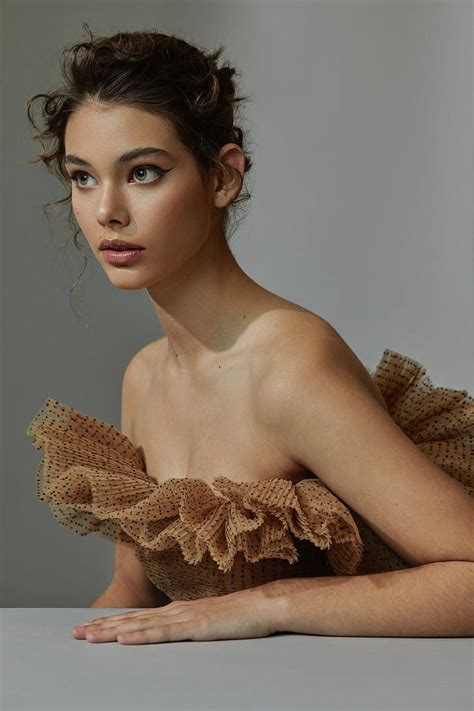Model Laneya Grace Hd Phone Wallpaper สาวสวย แฟชั่นผู้หญิง