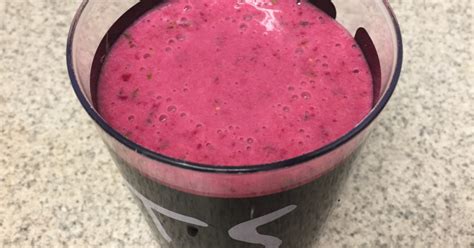 건강하고 맛있는 딸기 비트 스무디