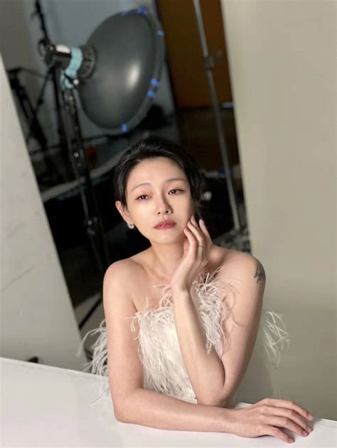 大s具俊晔私下合影被好友公开，零修图的大s胖了好多，快要认不出贾永婕夫妇照片