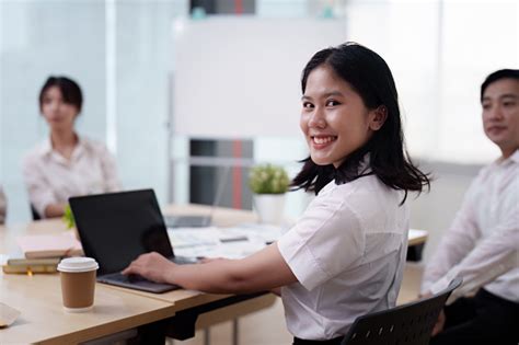 전문 사업가와 리더십 팀워크 및 기업의 마케팅 전략 계획 결심에 대한 스톡 사진 및 기타 이미지 결심 결정 계획 Istock