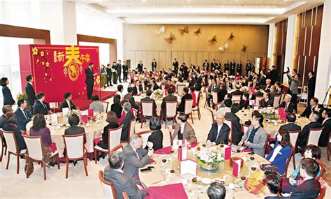 立會新春宴樂融融 君彥「八德」贈議員 香港文匯報
