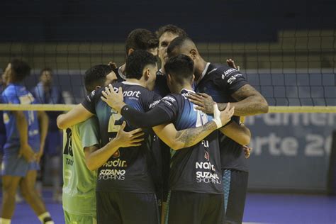 Suzano Vôlei vence em Santo André e garante vice liderança geral no