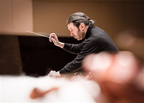 Vladimir Jurowski Chefdirigent And Künstlerischer Leiter Rsb