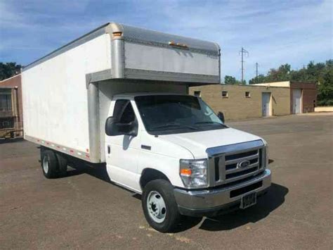 Ford E 450 2015 Van Box Trucks