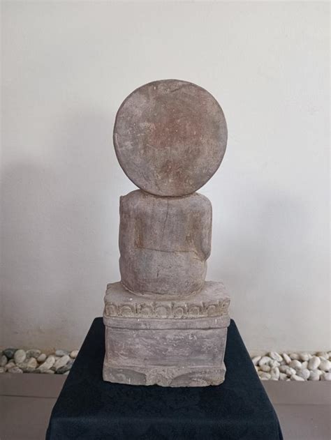 ทวารวดี เก่าโบราณ เนื้อหินแกะสลัก Ennxo