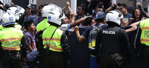 Hinchas Del Quito Agredieron A Periodistas En El Atahualpa La