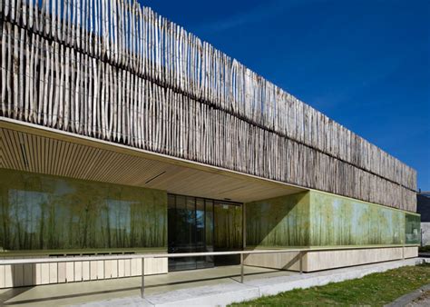 Möhn Bouman Architects Uses Wooden Fencing To Update Care Centre