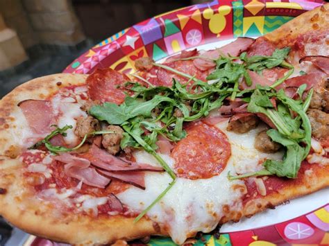 Review Holiday Flatbread Joins Returning Cold Brew And Grey Stuff At Red