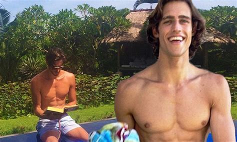 Stenmark Twins Zac And Jordan Show Off Their Ripped Muscular Bods Daily Mail Online