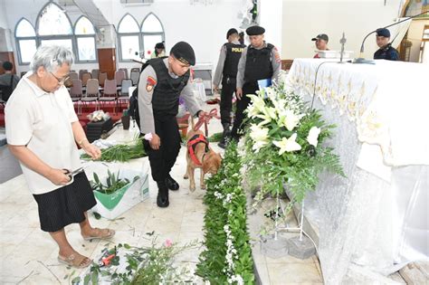 TribrataNews Polda Kalsel Sterilisasi Gereja Polda Kalsel Pakai