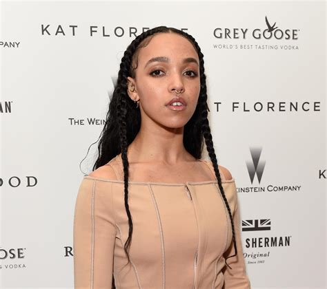 Fka Twigs Wore The Most Badass Deconstructed Pantsuit To Fashion Week