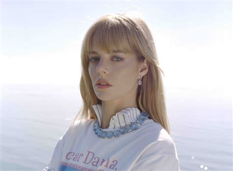 Samara Weaving En Muse