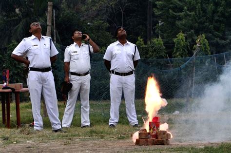 Only Green Crackers Allowed By Pollution Control Board In Bengal