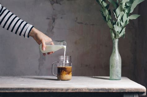 【決定版】アイスカフェラテの作り方を伝授！自宅で簡単に作れる！ コーヒー豆研究所