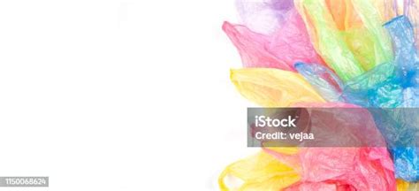 흰색 배너 배경에 여러 가지 빛깔 일회용 플라스틱 쇼핑백 0명에 대한 스톡 사진 및 기타 이미지 0명 가방 감소 Istock