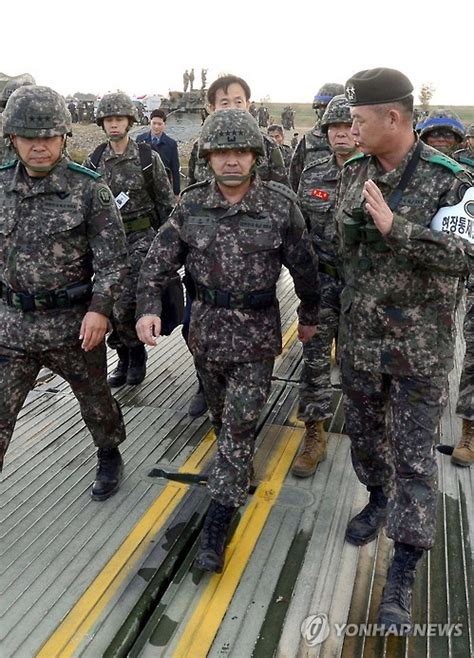 Picture Of The Day Rok Jcs Chief Visits Infantry Troops Rok Drop