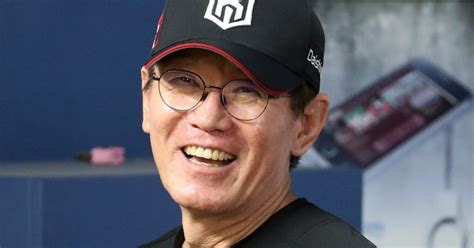 Kt 이강철과 현역 사령탑 최고 대우 재계약