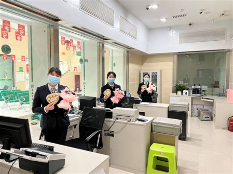 思南农商银行开展“三八”妇女节 慰问活动