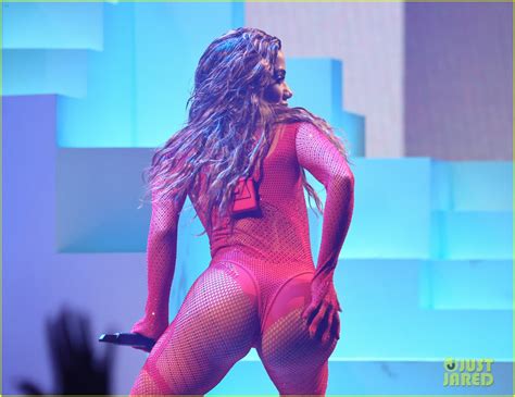 Anitta Gives Sultry Performance Of Envolver At Mtv Vmas Watch
