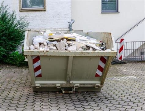 Изхвърляне на гипсокартон с контейнери за строителни отпадъци Марти Транс