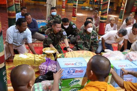 ឧត្តមសេនីយ៍ទោ សែម រតនា ចុះត្រួតពិនិត្យជំរុញការងារបោសសម្អាតមីន