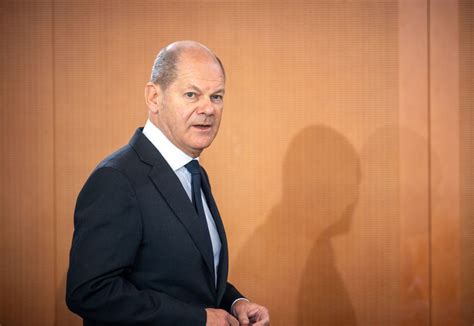 Политолог Евсеев назвал главным страхом Шольца остаться в истории в