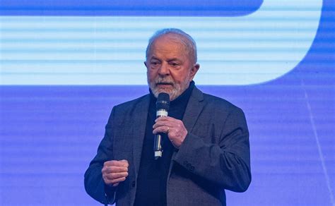 Lula critica privatização da Eletrobras e diz que Brasil poderia ser a