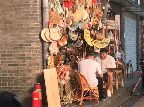 范志毅打卡杭州中山南路小店，店主：一大早就来，我属实有点激动