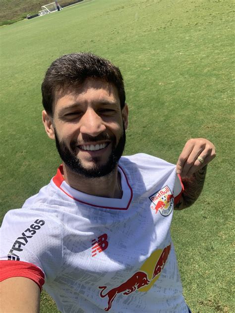 Juninho Capixaba é anunciado pelo Bragantino 102 FM Todo Mundo Ouve